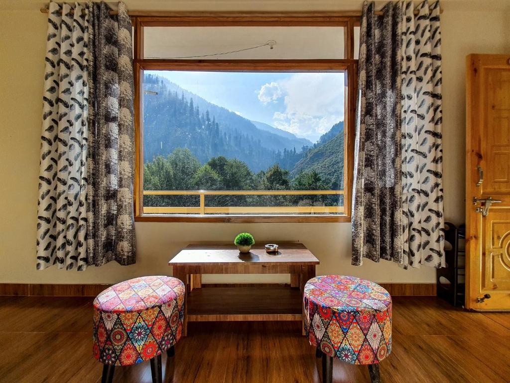 Alooma Cafe and Homestay, Bashist (updated prices 2025)