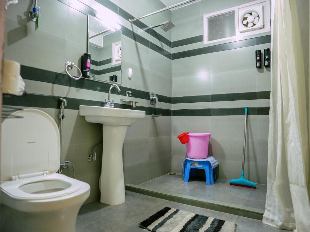 Alooma Cafe and Homestay, Bashist (updated prices 2025)