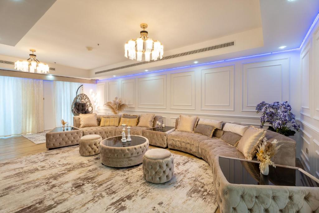 Veer Apartments - 87th Floor Penthouse Full Sea View 5 BHK, Dubai ...