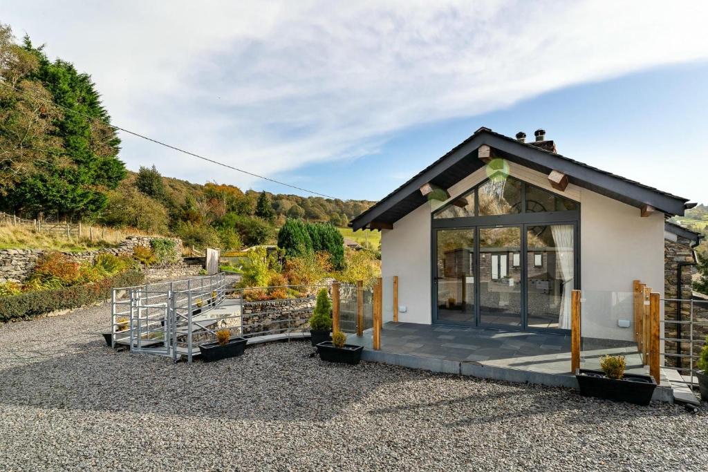 Lakes Cottage, Backbarrow (updated prices 2026)