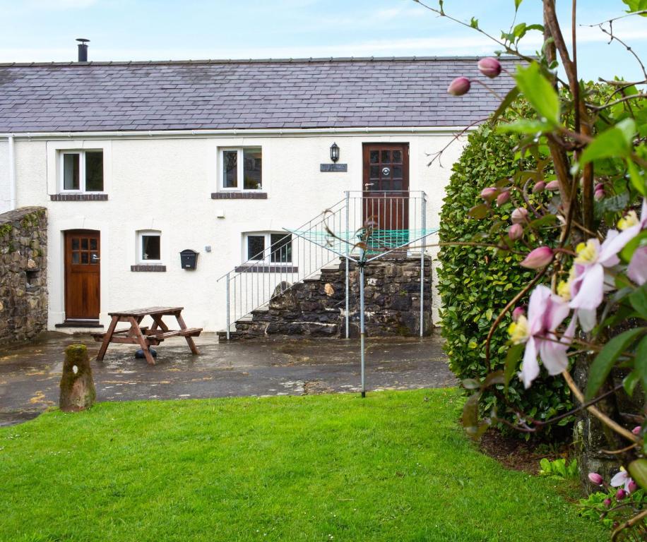 Ty Tatws Castle Morris Pembrokeshire, Letterston (updated prices 2025)