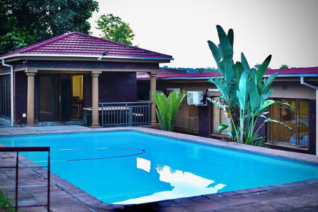 SEEYAs Nest, Mataffin (updated prices 2026)