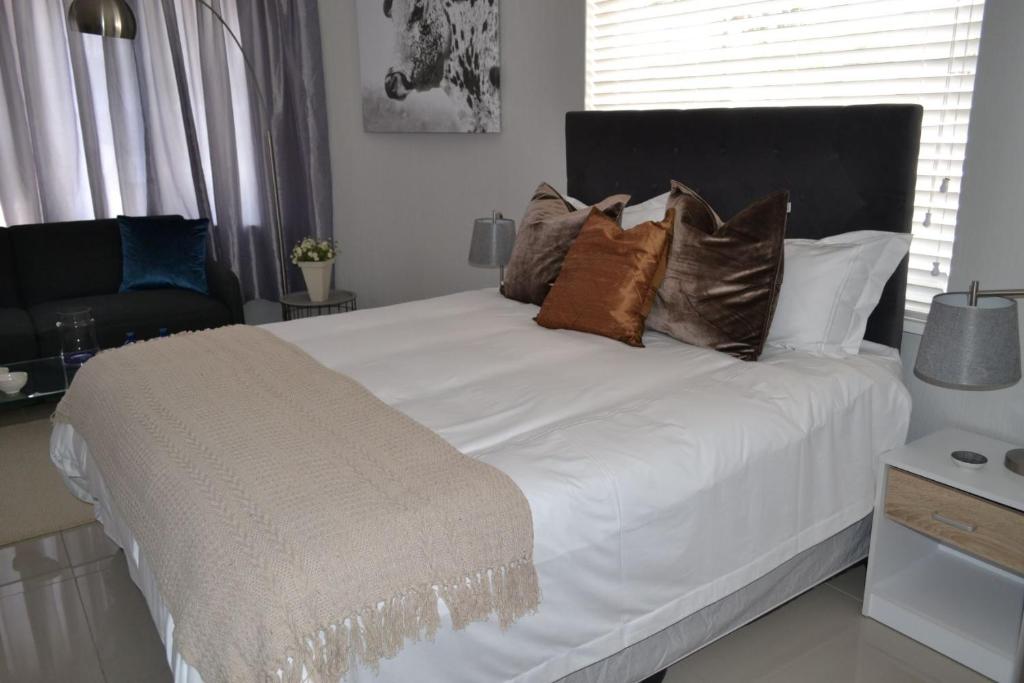8 Woodmead Suites, Johannesburg (updated prices 2026)