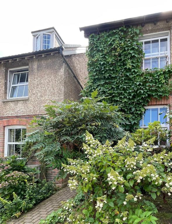 Damson Cottage, Forest Row (updated prices 2026)