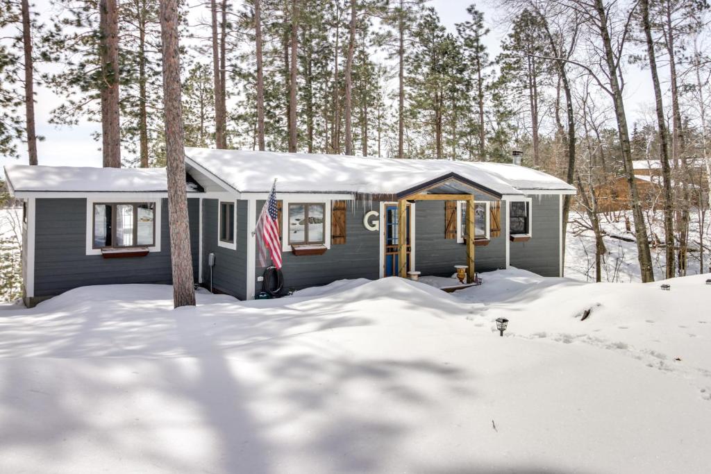 Lakefront Nevis Cabin Escape with Hot Tub!, Nevis (updated prices 2026)