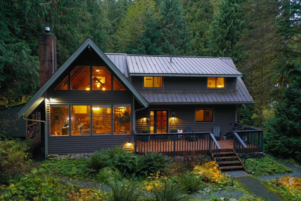 Pendleton Pines Lodge, Glacier (updated prices 2025)