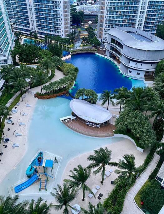 1 Bedroom Apartment with balkony in Azure Urban Resort, Manila (updated ...