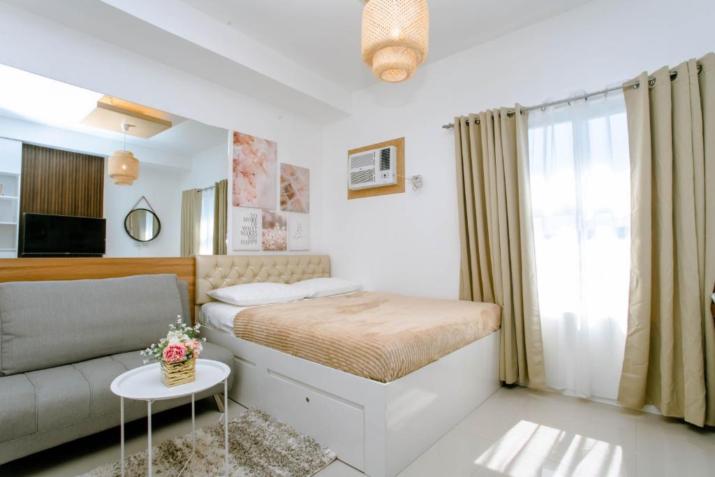 Cebu Staycation Minimalist Studio with Rooftop Pool and Netflix, Cebu ...