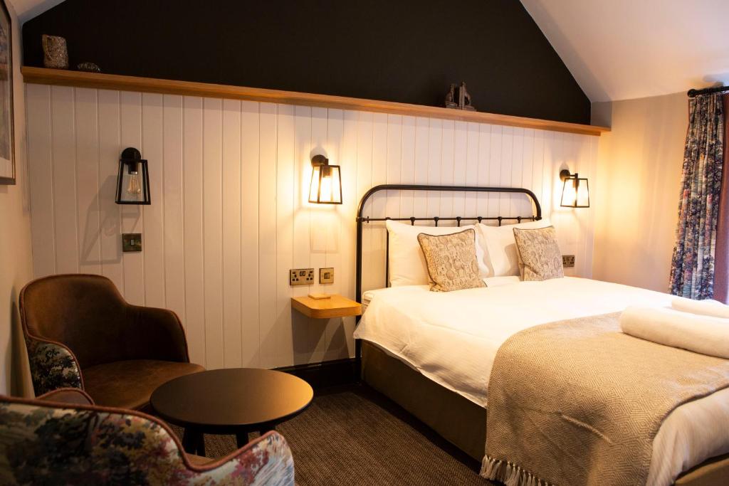Square & Compass, Two Dales (updated prices 2025)