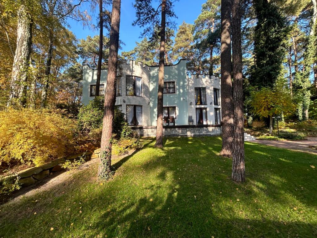 Villa with outdoor pool Warsaw, Magdalenka (updated prices 2024)