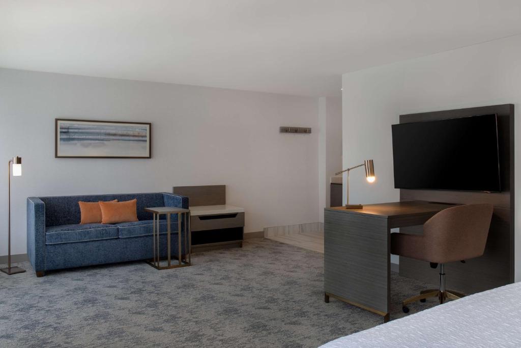 Hampton Inn By Hilton Winnipeg Downtown, Winnipeg (updated prices 2025)