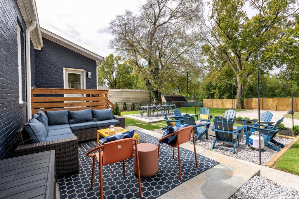 Luxury Home- Huge Yard, Fire Pit, Game and Movie Room, Nashville ...