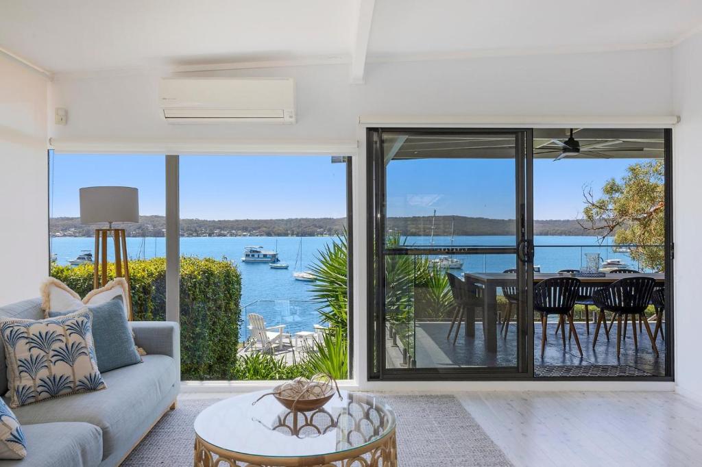 The Lake Escape, Summerland Point (updated prices 2025)