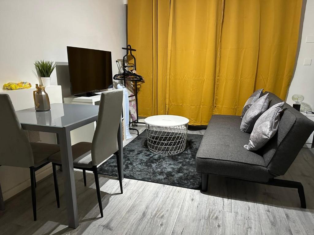 Amazing Studio Flat London E2 6NH, London (updated prices 2024)