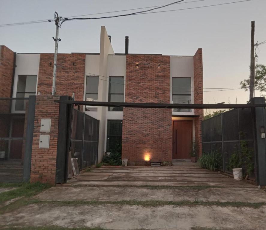 Duplex Luque, Luque (precios actualizados 2025)