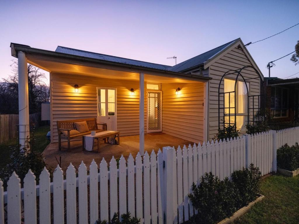 Nelly's Cottage Braidwood, Braidwood (updated prices 2026)