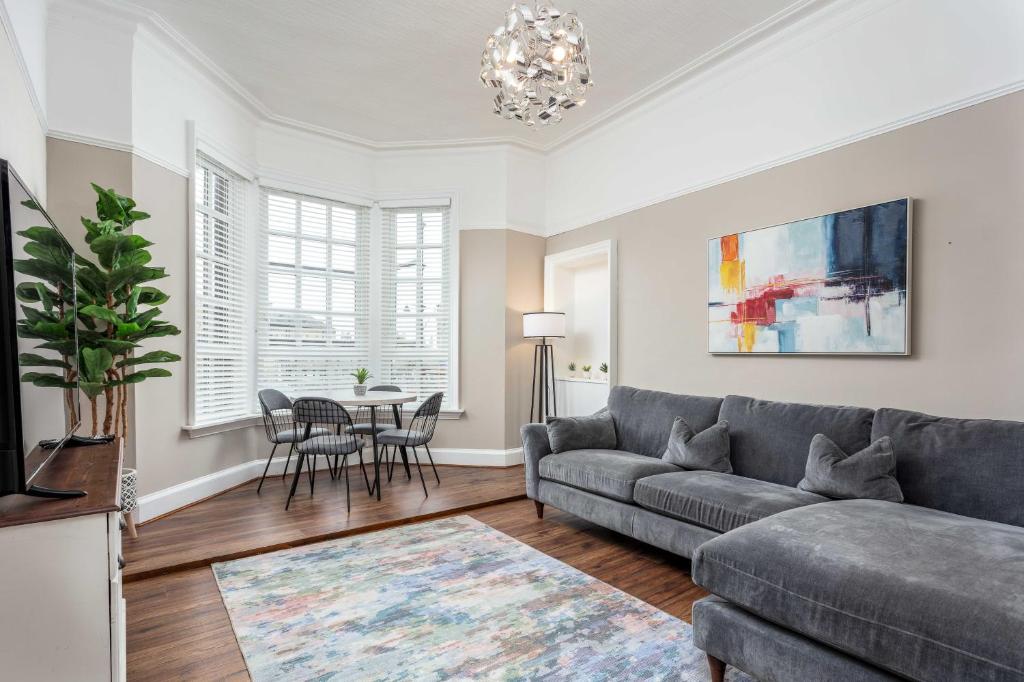 Main Street View, Prestwick (updated prices 2025)