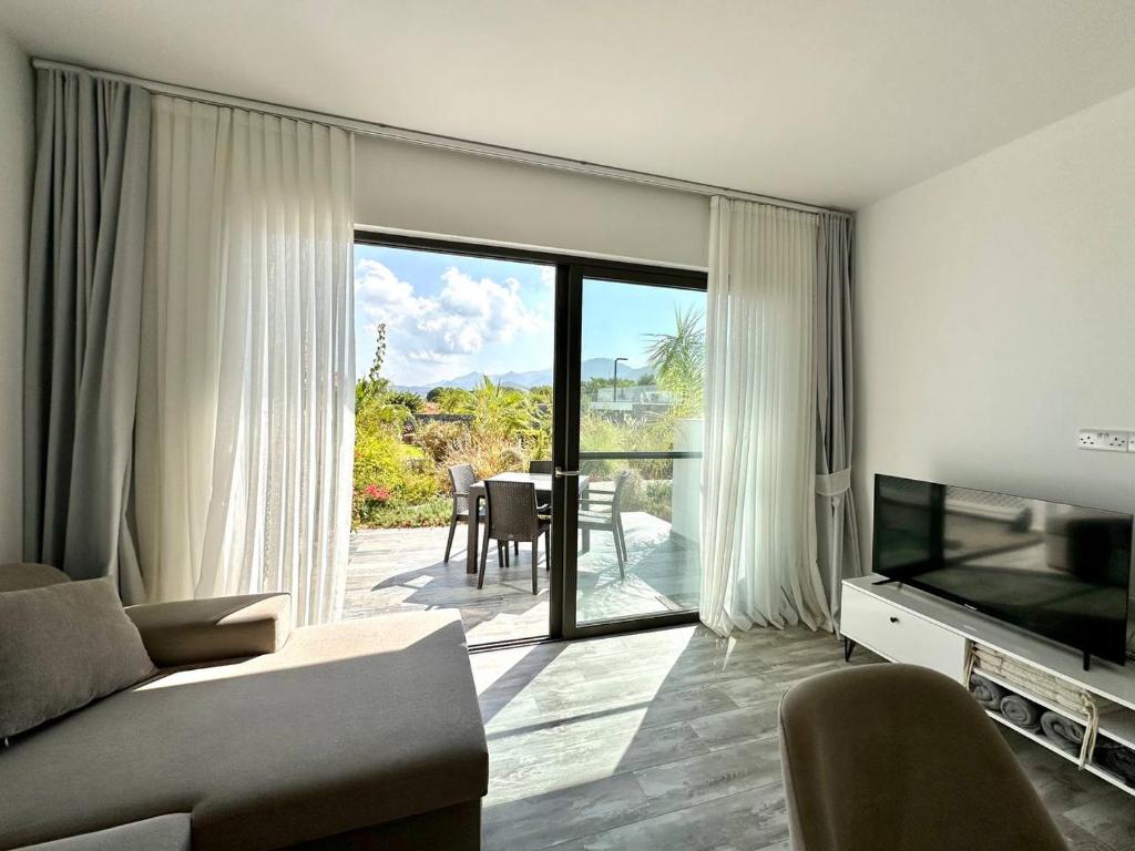 Retreat, B2 block, unit 7, Ayios Nikolaos (updated prices 2025)