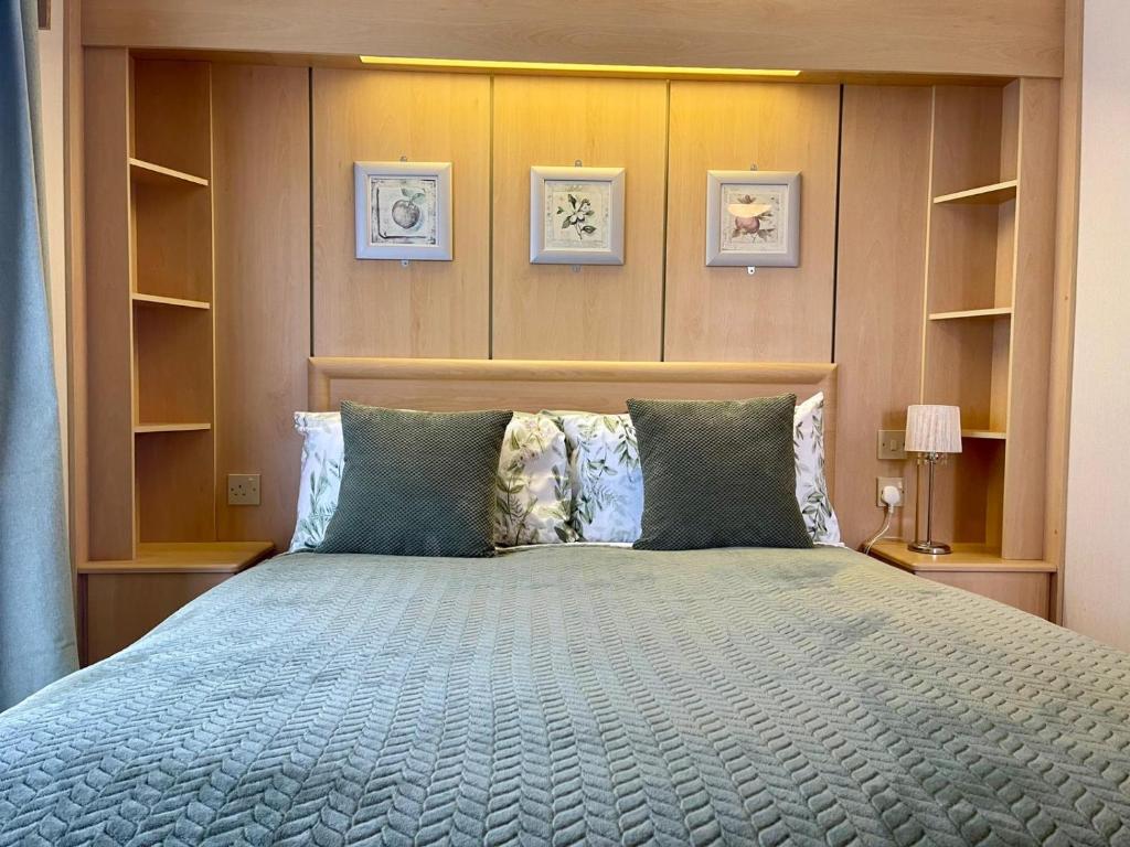 Severnside Boat and Caravan Park Gloucestershire - Caravan 1, Deerhurst ...