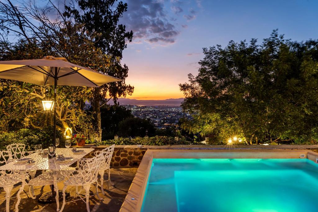 Casa Pedro Vargas, 6BR Historical Home Modern Comforts with Hot Tub ...