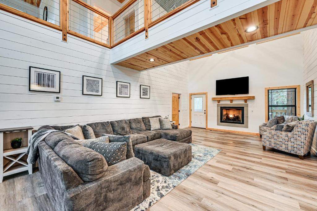 6 Mi to Broken Bow Lake Home with Game Room!, Stephens Gap (updated ...