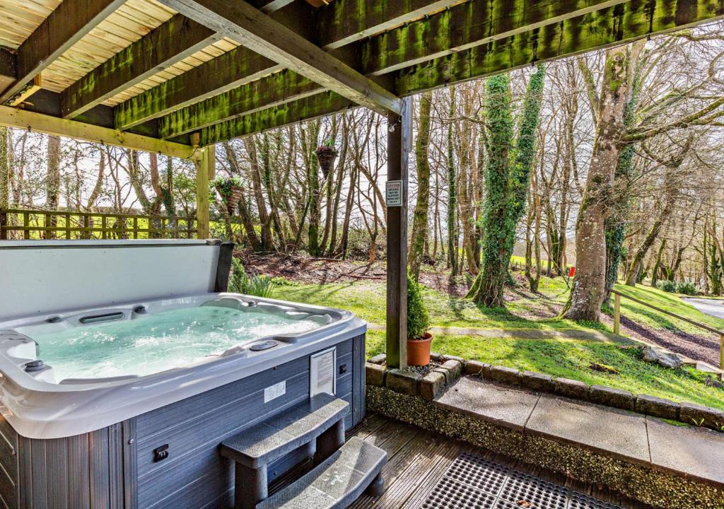 Treetops Lodge, Sydenham Damerel (updated prices 2026)