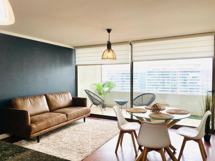 Departamento Moderno a pasos de Mall Parque Arauco, Santiago (prețuri ...