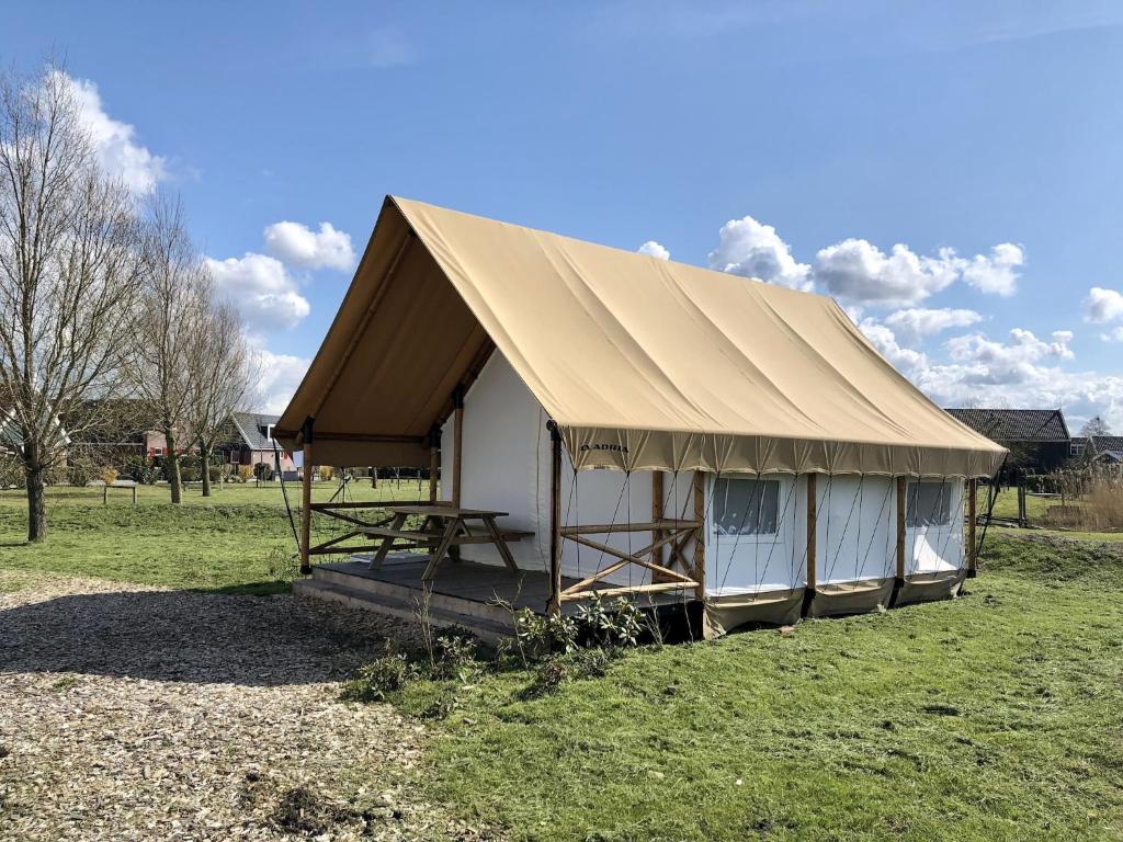Tent lodge with veranda near Ijhorst, IJhorst (updated prices 2025)