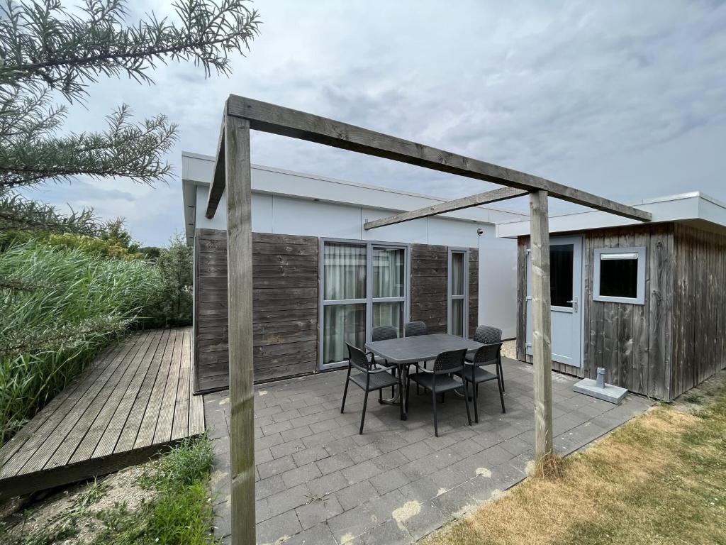 Enticing chalet Beachside, Hellevoetsluis (updated prices 2025)