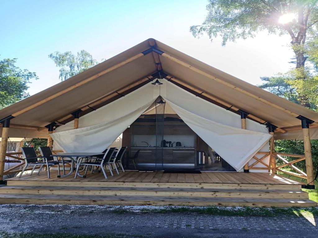 Nice tent lodge with veranda, 2 km from Ijhorst, IJhorst (updated ...