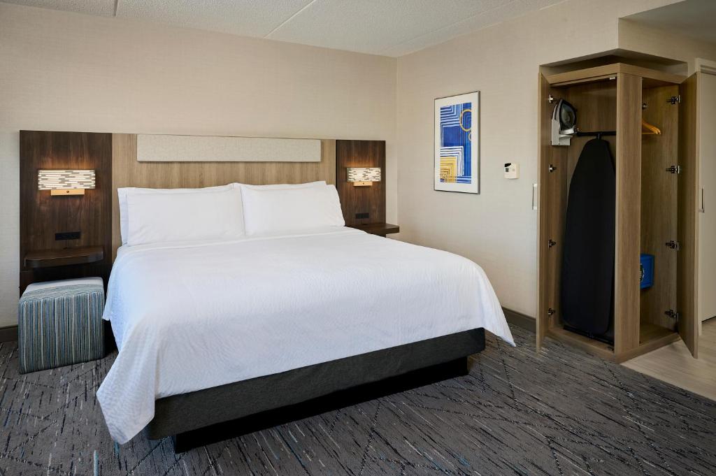 Holiday Inn Express & Suites Kitchener Southeast by IHG, Kitchener ...