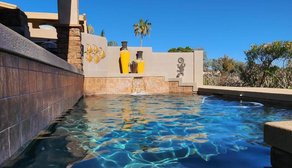 Ocotillo Lakes with pool heater, golf views, BBQ, Chandler (updated ...