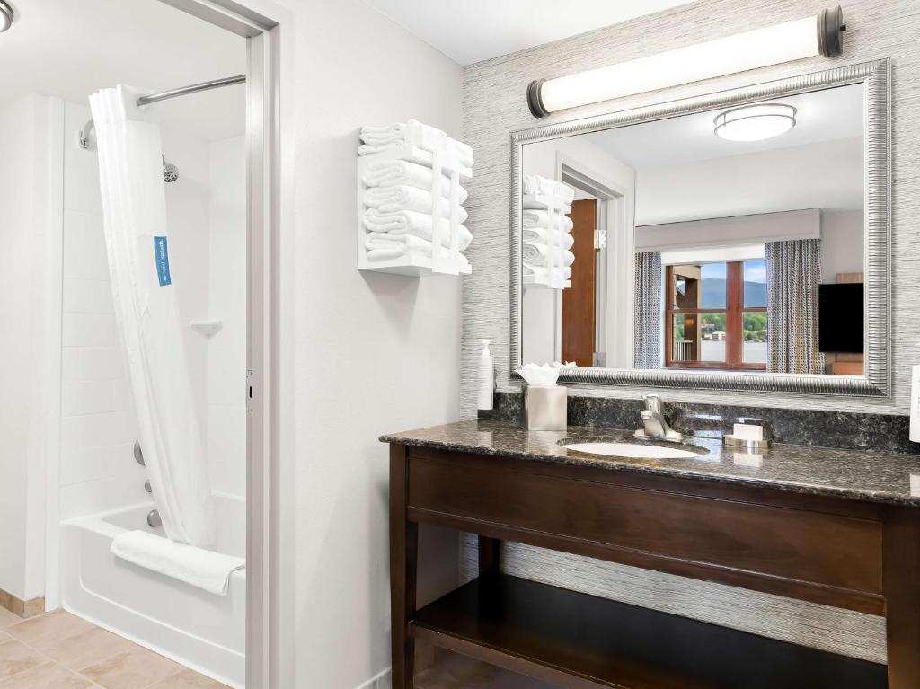 Hampton Inn & Suites Lake Placid, Lake Placid (updated prices 2025)