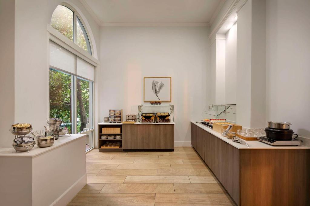 DoubleTree by Hilton Atlanta/Roswell - Alpharetta Area, Roswell ...