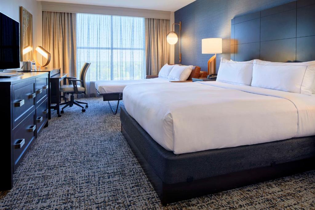 DoubleTree by Hilton Atlanta/Roswell - Alpharetta Area, Roswell ...