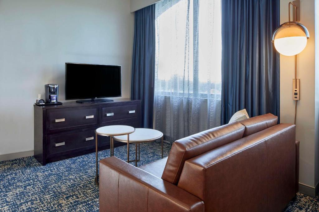 DoubleTree by Hilton Atlanta/Roswell - Alpharetta Area, Roswell ...