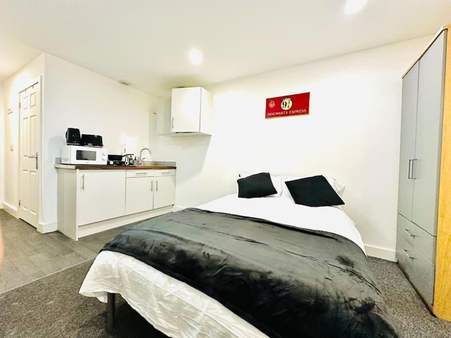 Cosy City Center Studio, Coventry (updated prices 2025)