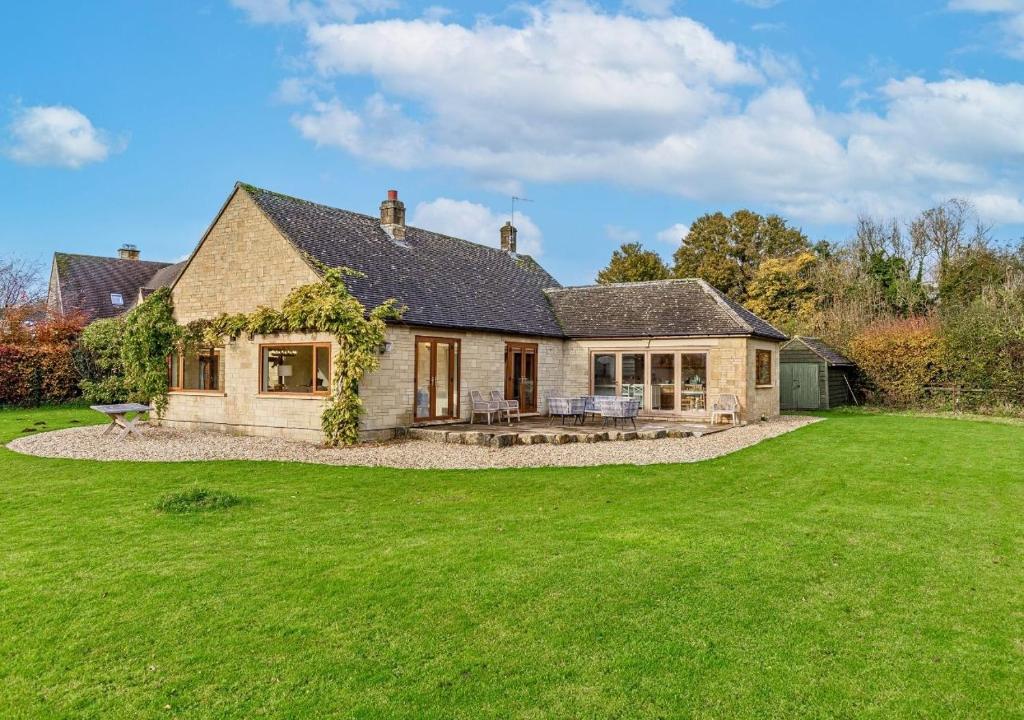 Charming 3BD Cotswolds Family Retreat, Bourton on the Water (updated ...