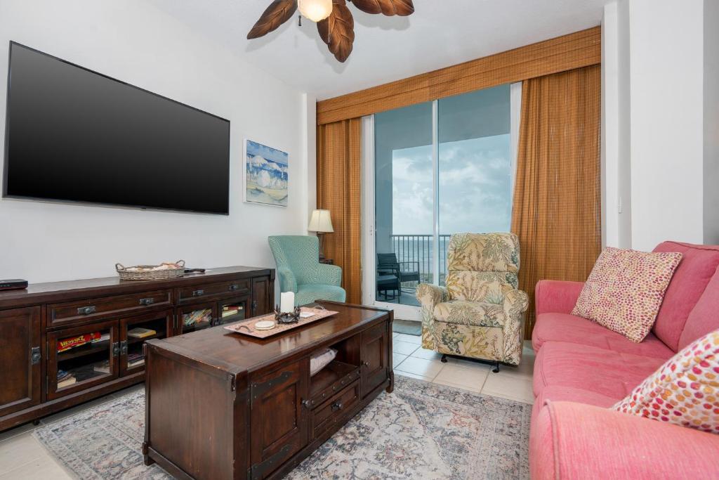 Lighthouse 215 condo, Gulf Shores (updated prices 2026)