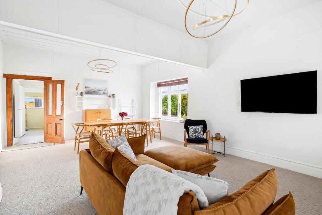 Skyway Villa - an aviators haven, Motueka (updated prices 2026)