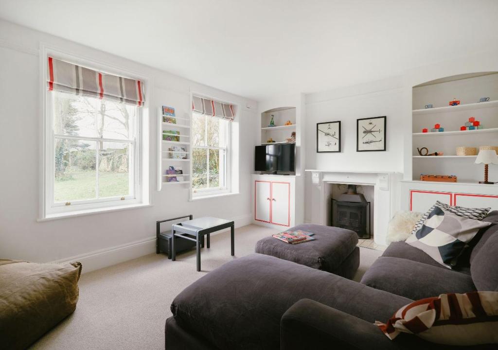 Trinity Farmhouse - Stunning House & Gardens!, North Cerney (updated ...