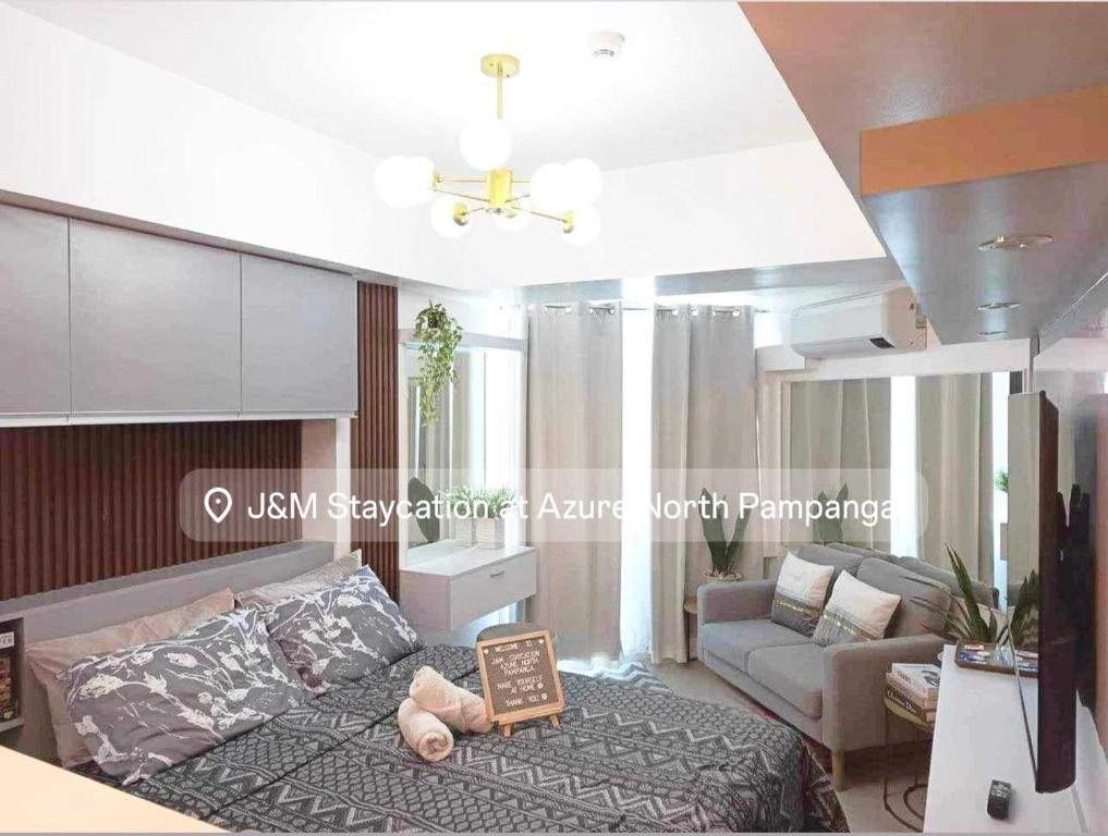 City lights Mt Arayat view Netflix by J&M Staycation Azure North, San ...