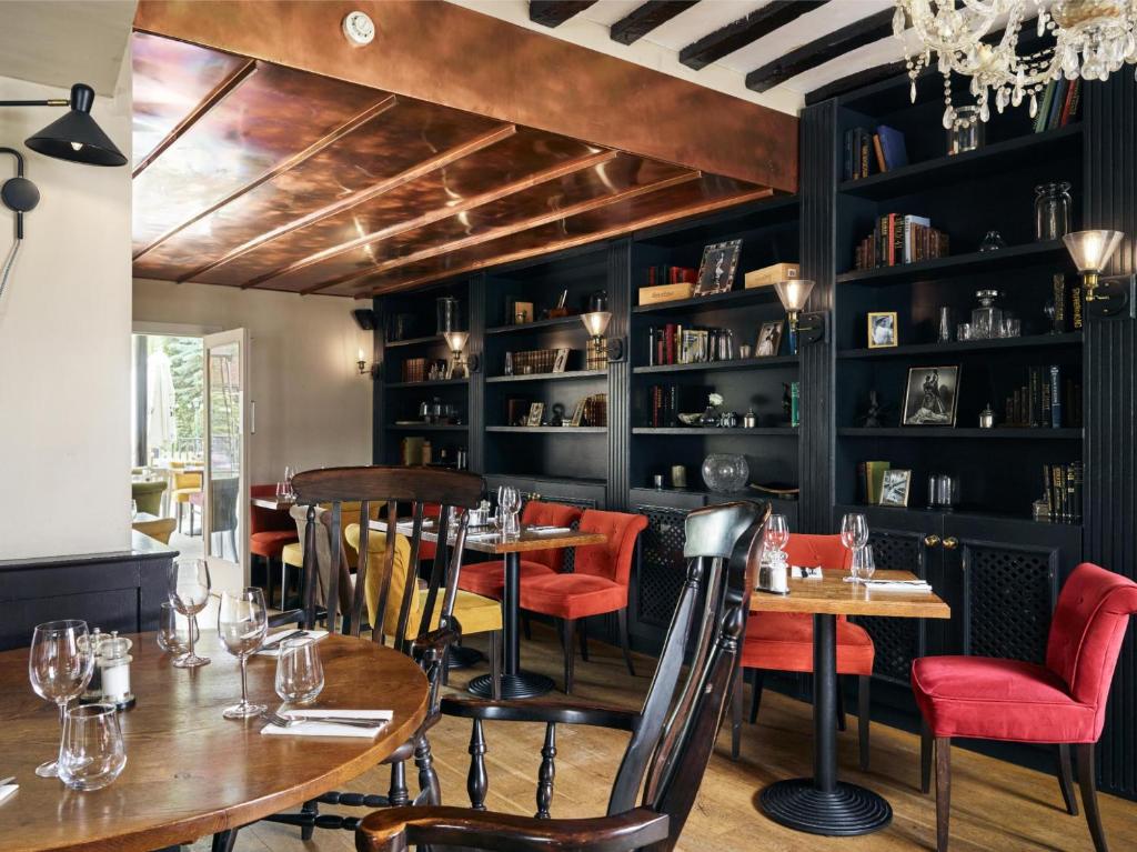 The Talbot Inn, Woking (updated prices 2025)