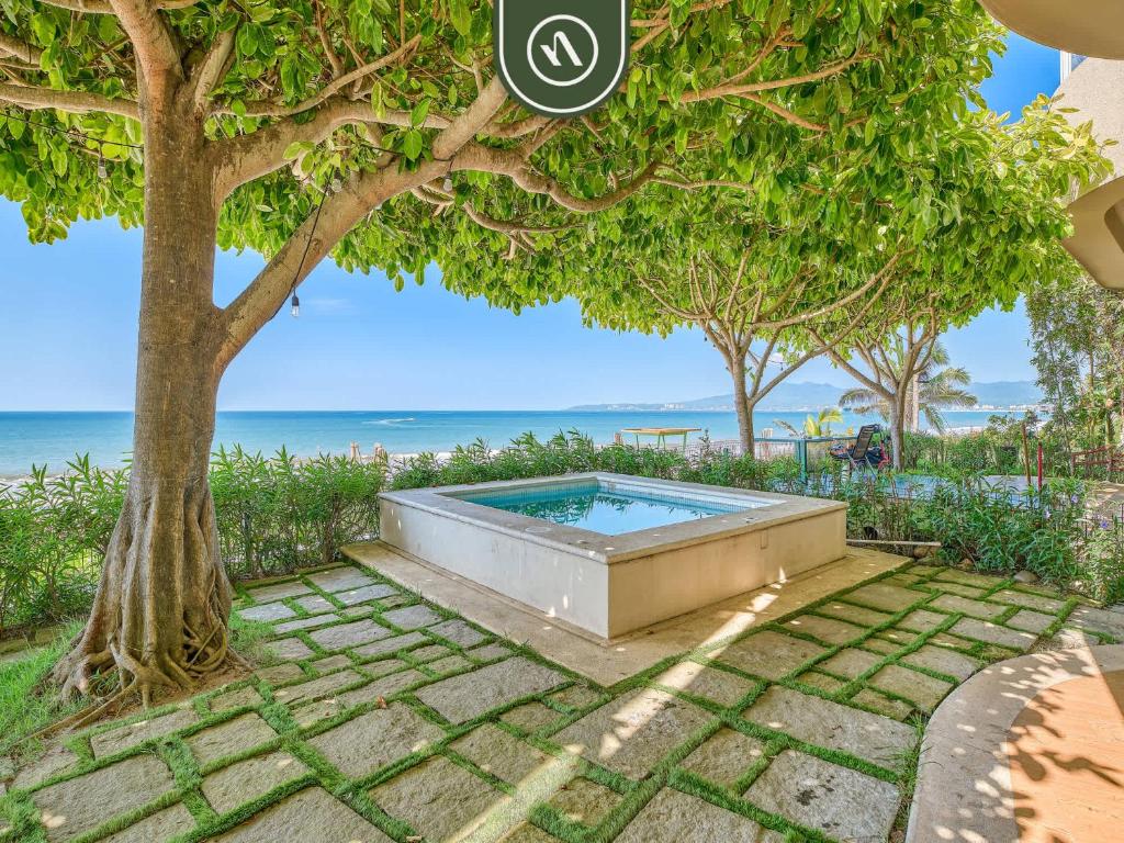 Luxury 4 BR Condo - Private Beachfront Deck with Pool, Bucerías ...