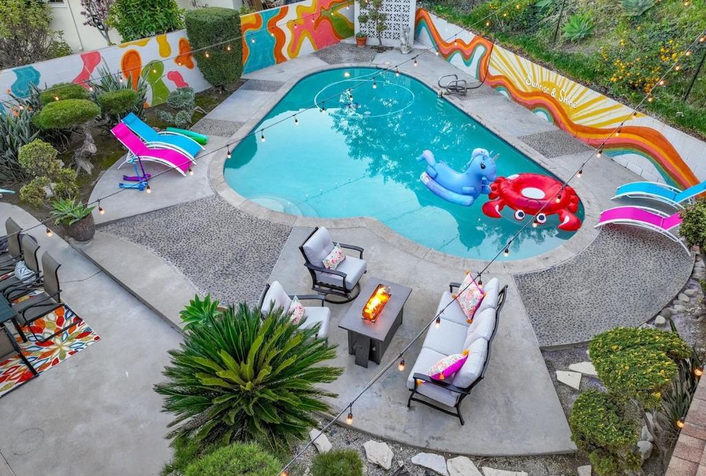Stylish Sunrise Pool Home 4BD 3BA 10 Min to DTLA, Monterey Park ...