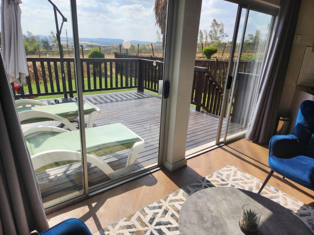 Shumba Valley Lodge, Lanseria (updated prices 2025)