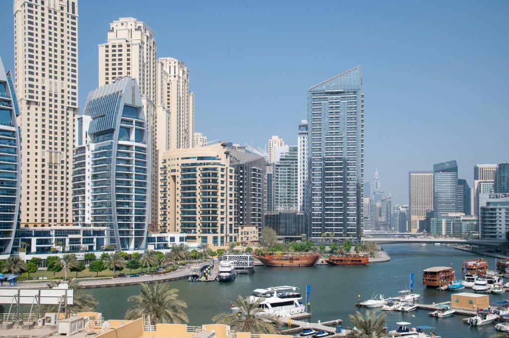 Frank Porter - DEC Tower 3, Dubai (updated prices 2025)