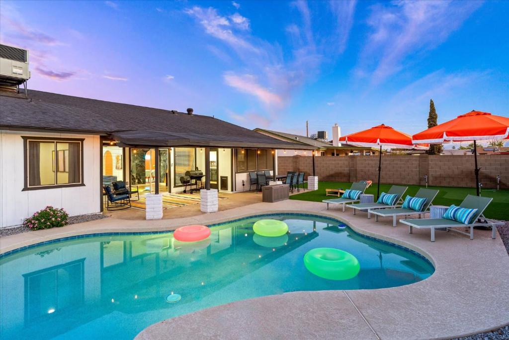 Heated Pool~Basketball Court~Putt Putt~Bocce Ball, Phoenix (precios ...