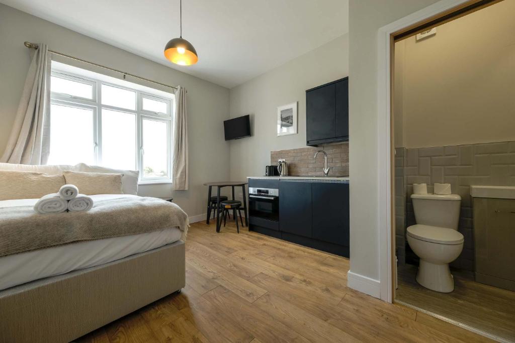 The Willow studio 7, Bristol (updated prices 2025)