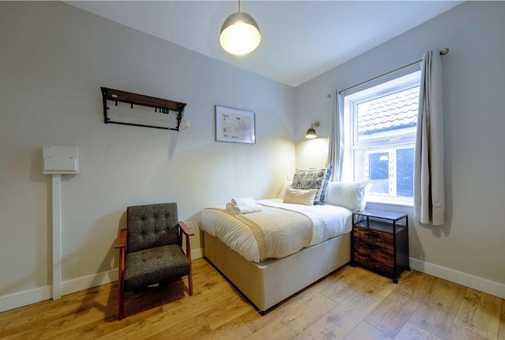 The Willow - Studio 12, Bristol (updated prices 2025)